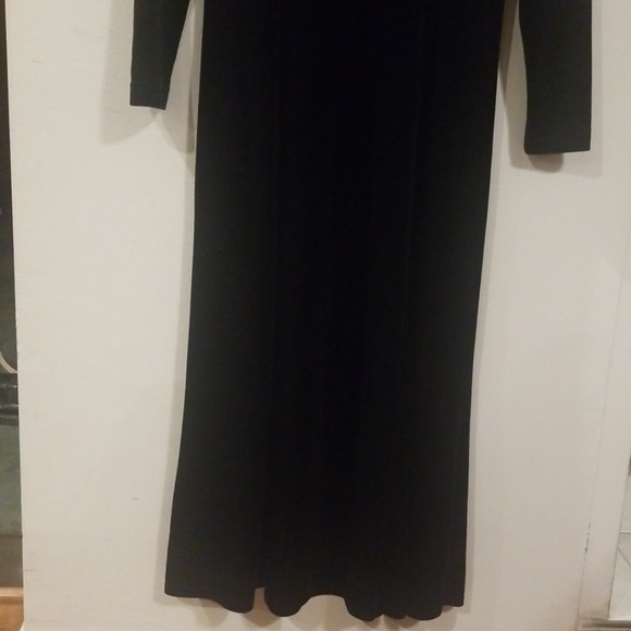 Moda International | Dresses | Moda Intl Black Velvet Dress Size Mp ...